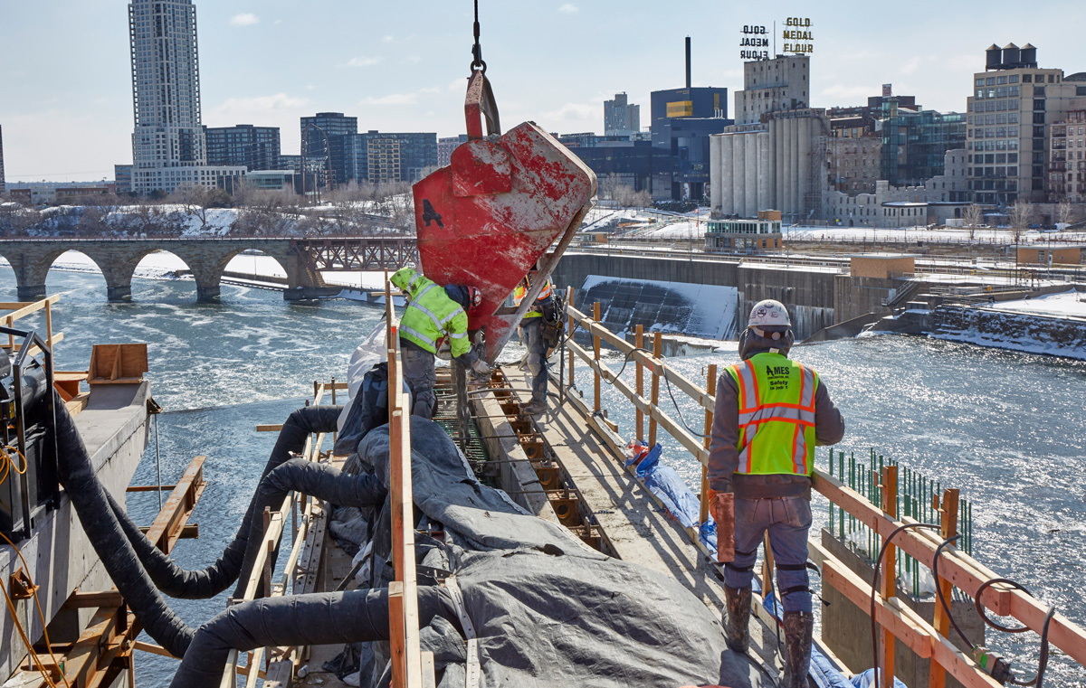 Third Avenue Bridge Rehabilitation Honored with National Public Works Award | AmesConstruction.com